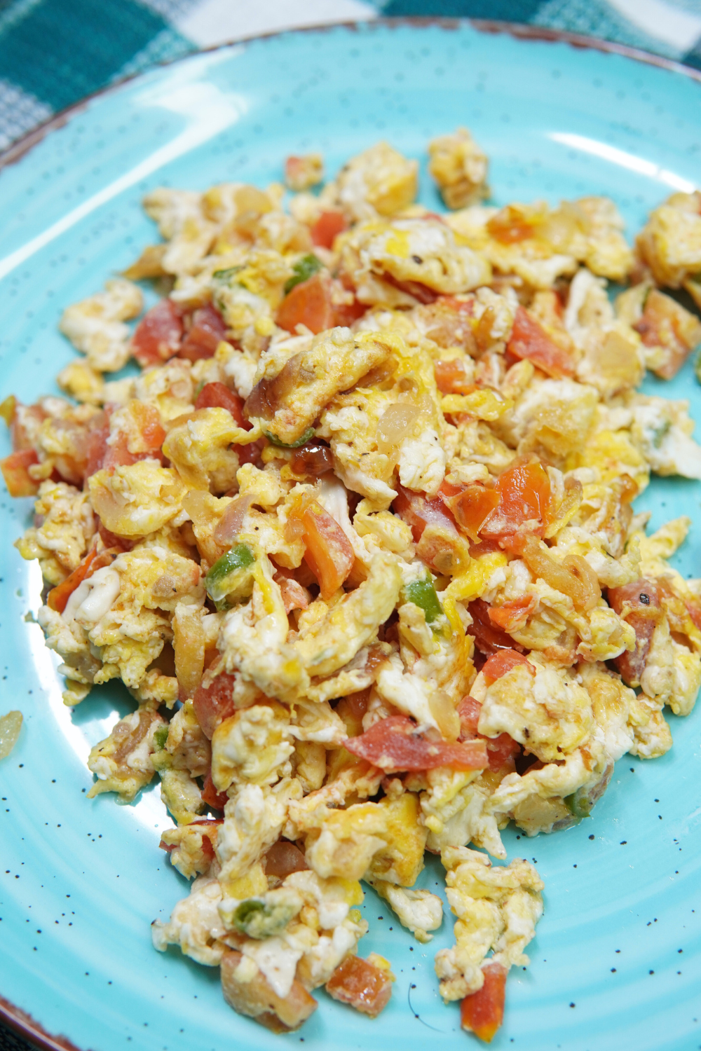 How to Make Mexican Scrambled Eggs - Easy Recipe Academy
